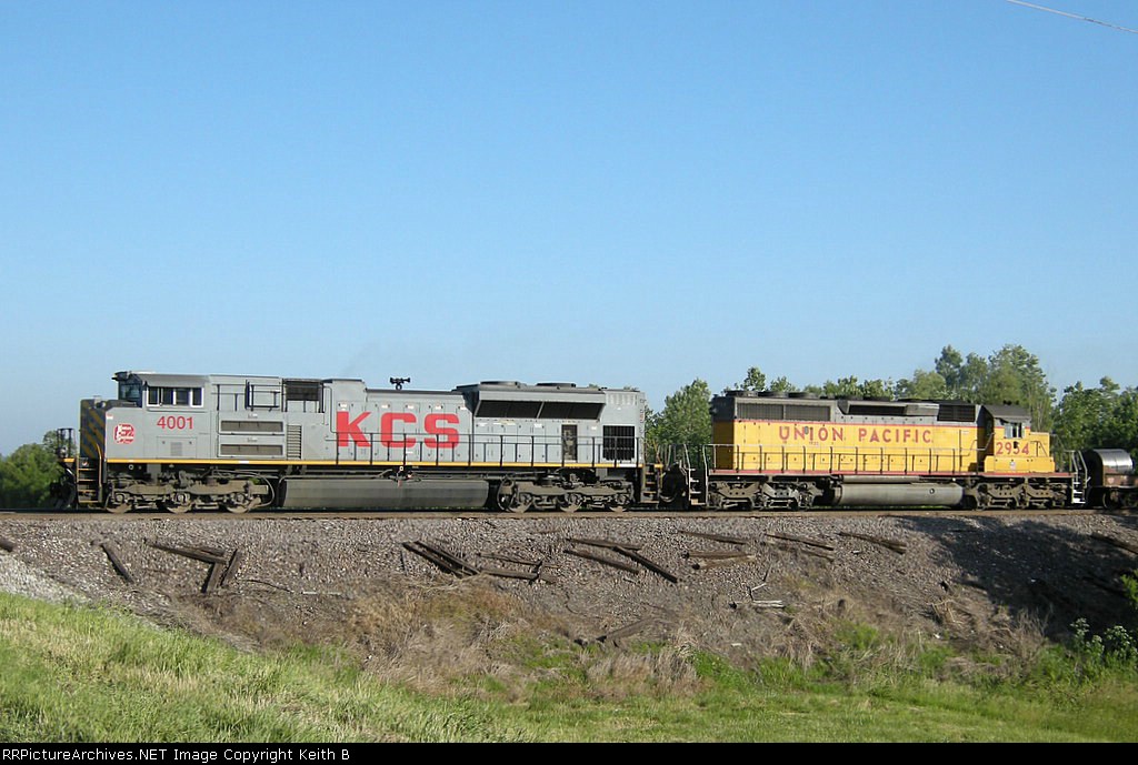 KCS 4001 and UP 2954